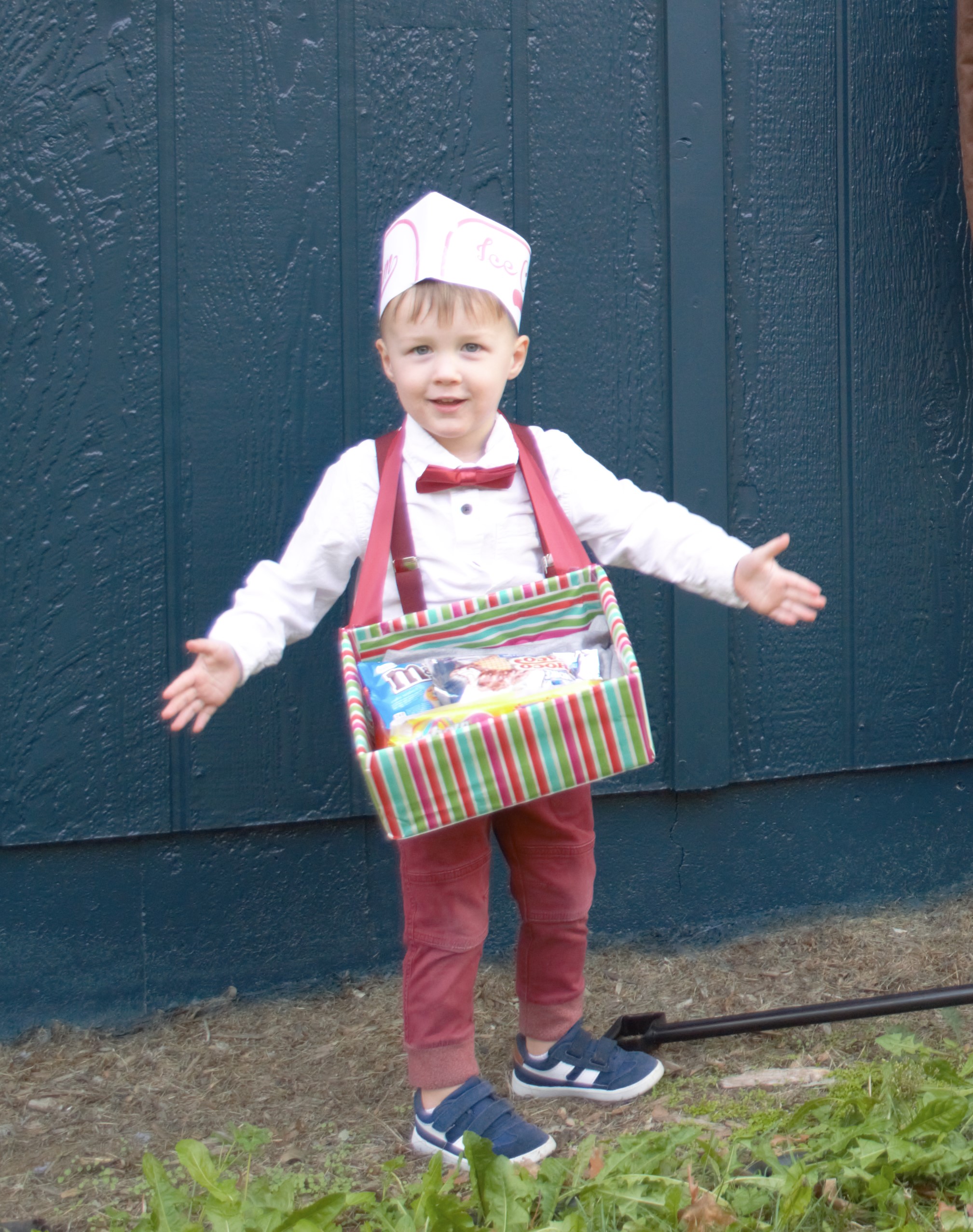 Easy ice cream man costume with free printable - Loving Here
